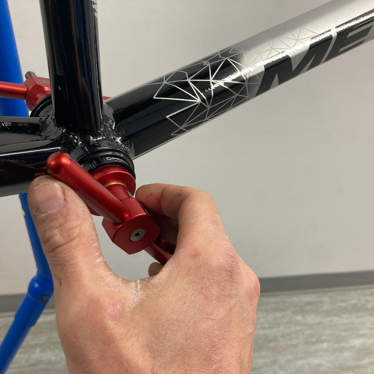Bottom bracket installation on a racing BMX – A. Rush BMX